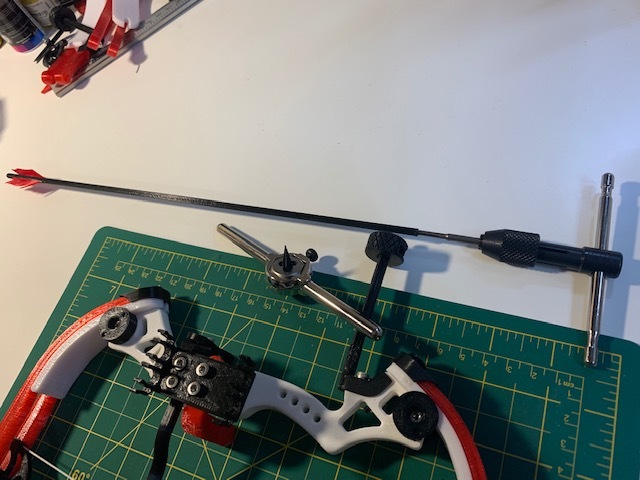 Archivo 3D gratis Flechas y cabezas de flecha de arco compuesto en ...